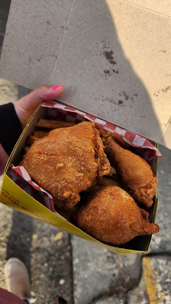 CHICKEN ON THE WAY - Updated August 2025 - 31 Photos & 89 Reviews ...