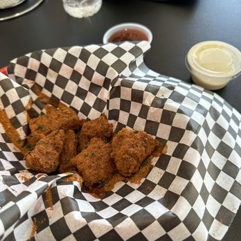 VALLEY WINGS - Updated May 2025 - 314 Photos & 437 Reviews - 1495 N ...