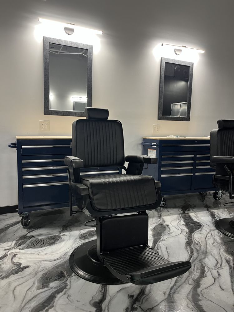 THE SPOT BARBER STUDIO - Updated January 2026 - 12 Photos - 5275 Holt ...