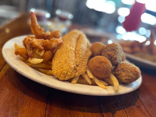 BOUDREAUX’S CAJUN KITCHEN - Updated October 2025 - 246 Photos & 214 ...