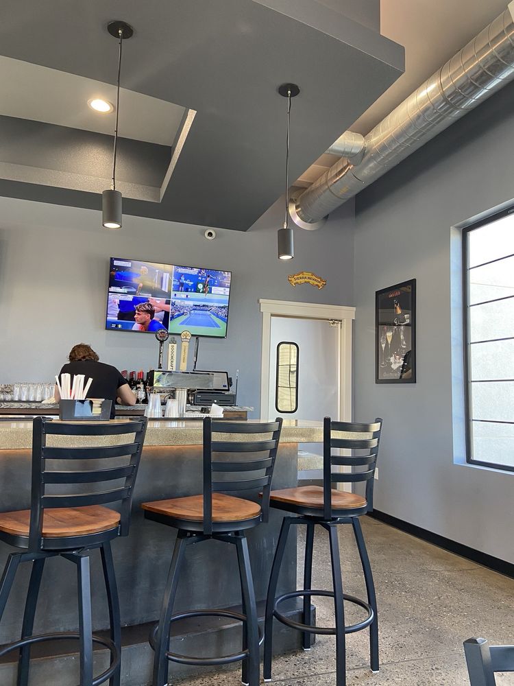 THE ALIBI PUB AND GRILL - Updated September 2025 - 42 Photos & 35 ...