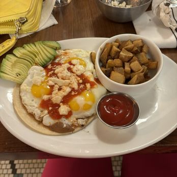 WHITE MAPLE CAFÉ - Updated August 2024 - 499 Photos & 385 Reviews - 47 ...