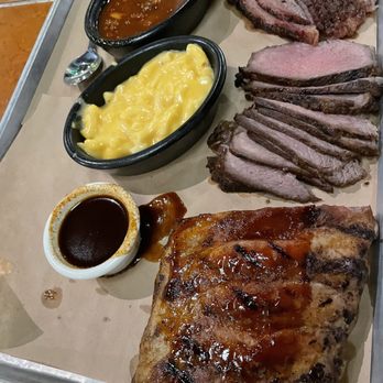 LUCILLE’S SMOKEHOUSE BAR-B-QUE - Updated December 2024 - 1642 Photos ...