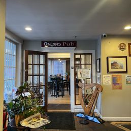 ONIONS PUB & RESTAURANT - Updated December 2025 - 198 Photos & 261 ...