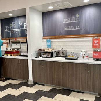 HAMPTON INN CHANNEL ISLANDS HARBOR - Updated December 2025 - 390 Photos ...