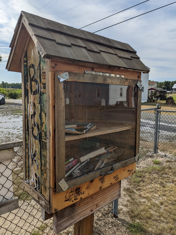 COMMUNITY BOOK BOX - 184 Main St, Maurice River, New Jersey - Community ...