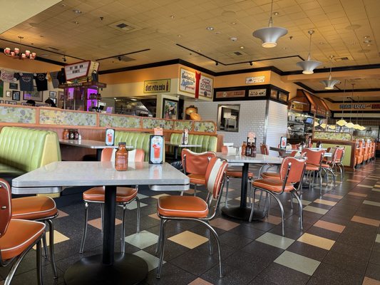 LUCILLE’S SMOKEHOUSE BAR-B-QUE - Updated October 2025 - 1549 Photos ...