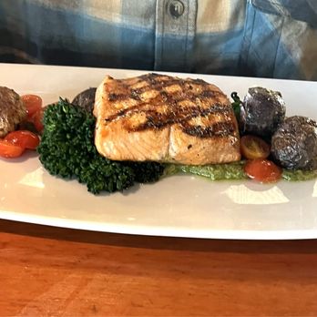 WILDFIN AMERICAN GRILL - BEAVERTON - Updated January 2026 - 640 Photos ...