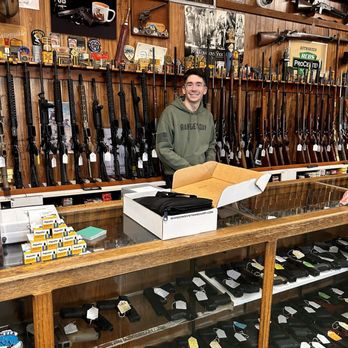 MURPHY’S GUNS - Updated January 2026 - 10 Photos & 75 Reviews - 3235 N ...