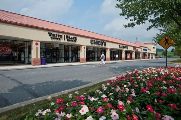TANGER OUTLETS HERSHEY - Updated August 2024 - 42 Photos & 64 Reviews ...