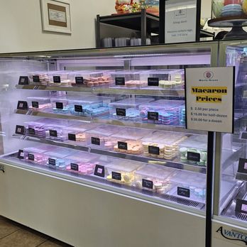 MARIE-KREEZ - Updated January 2026 - 10 Photos - 800 E Dimond Blvd ...