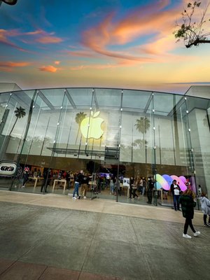 APPLE THIRD STREET PROMENADE - Updated December 2025 - 238 Photos & 859 ...
