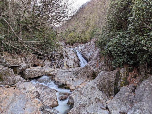 SUNBURST FALLS - Updated October 2025 - 13 Photos - Waynesville, North ...