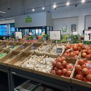 AMAZON FRESH - 39 Photos & 31 Reviews - 5463 Wisconsin Ave, Chevy Chase ...