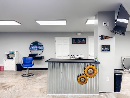 CREATIVE CUTS & TRIMS - Updated December 2025 - 2125 College Ave ...