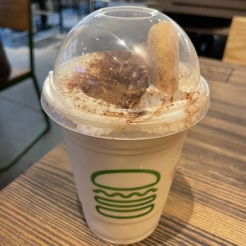 SHAKE SHACK HERALD SQUARE - Updated December 2024 - 644 Photos & 439 ...