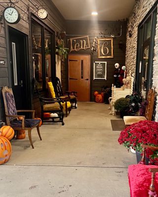 TEN/6 - Updated November 2024 - 381 Photos & 256 Reviews - 1705 N ...