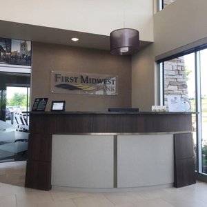 CENTRAL BANK - Updated March 2025 - 720 E Broadway, Columbia, Missouri ...