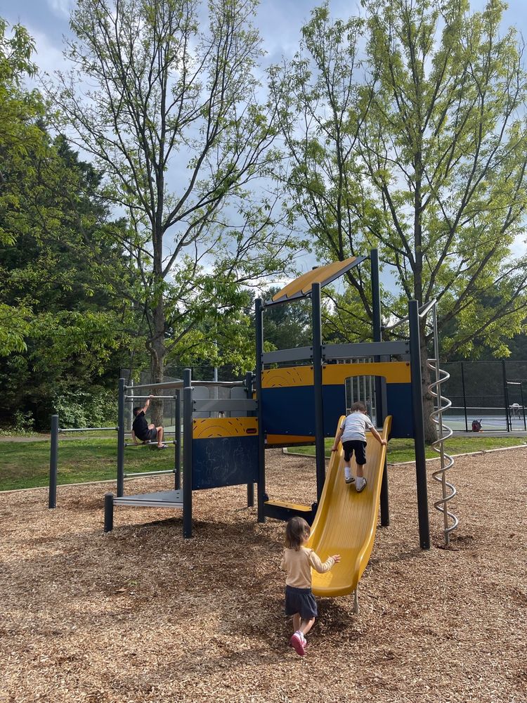 WOLF TRAILS PARK - Updated August 2025 - 9328 Old Courthouse Rd, Vienna ...