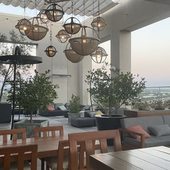 HIVE AND HONEY ROOFTOP BAR - Updated November 2024 - 935 Photos & 816 ...