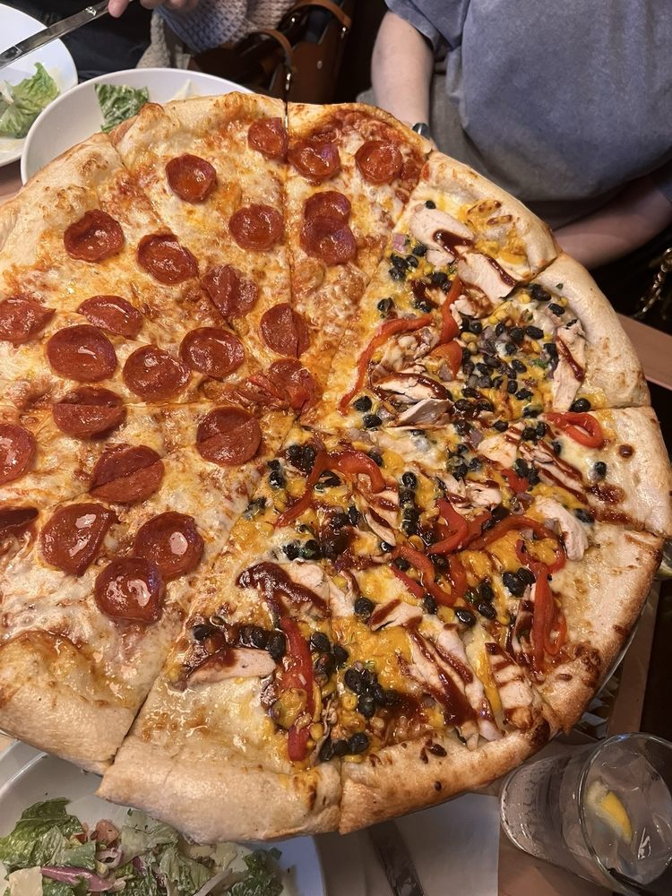 DEWEY’S PIZZA - UNION - Updated December 2025 - 17 Reviews - 8901 US 42 ...