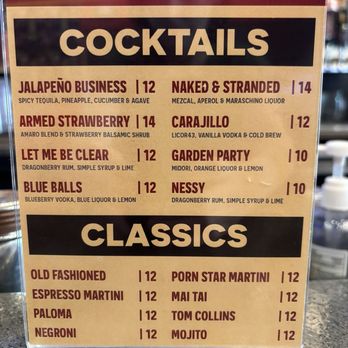 DUBS SPORTS LOUNGE - Updated December 2024 - 40 Photos & 31 Reviews ...