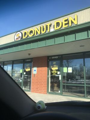 DONUT DEN - Updated June 2024 - 51 Photos & 136 Reviews - 3043 Theodore ...
