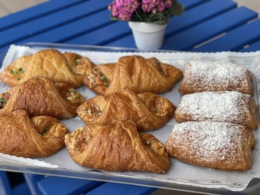 HONEYMOON SWEETS EUROPEAN BAKERY - Updated June 2024 - 421 Photos & 273 ...