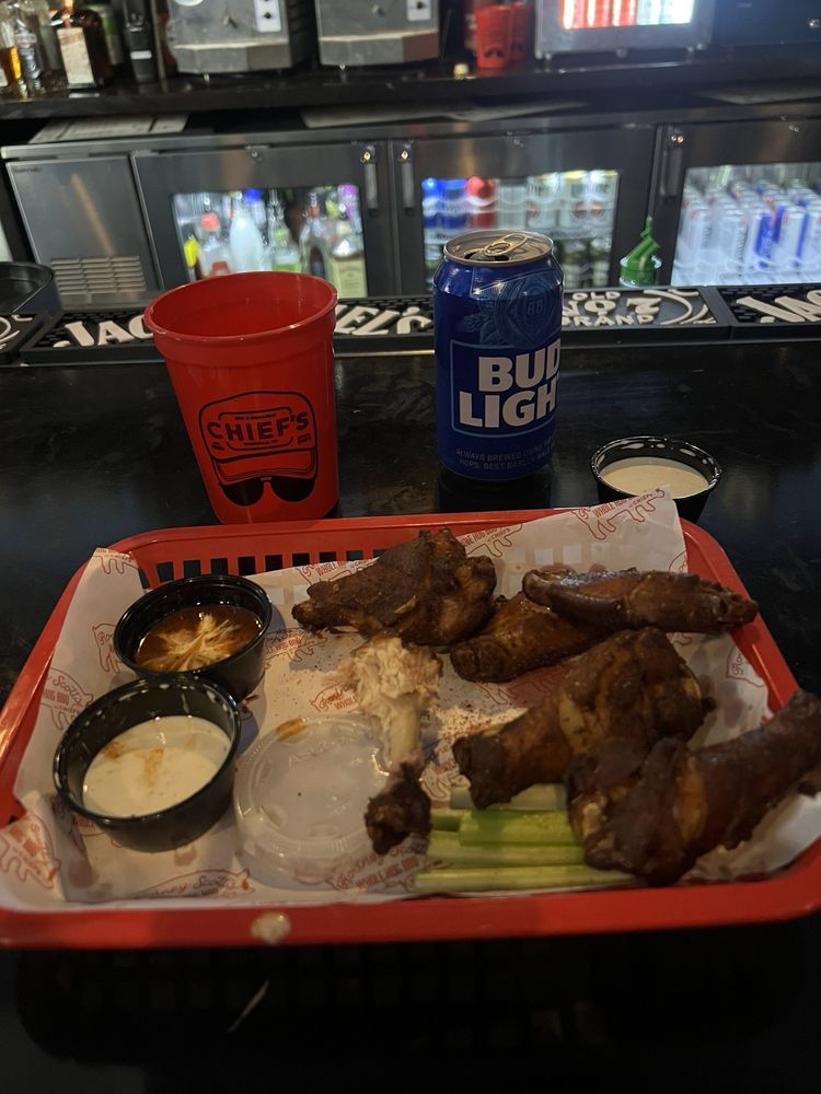 CHIEF’S ON BROADWAY - Updated May 2024 - 38 Photos & 24 Reviews - 200 ...