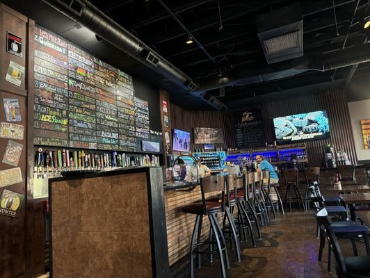 HOPS & DOUGH TAPROOM - Updated September 2025 - 32 Photos & 24 Reviews ...