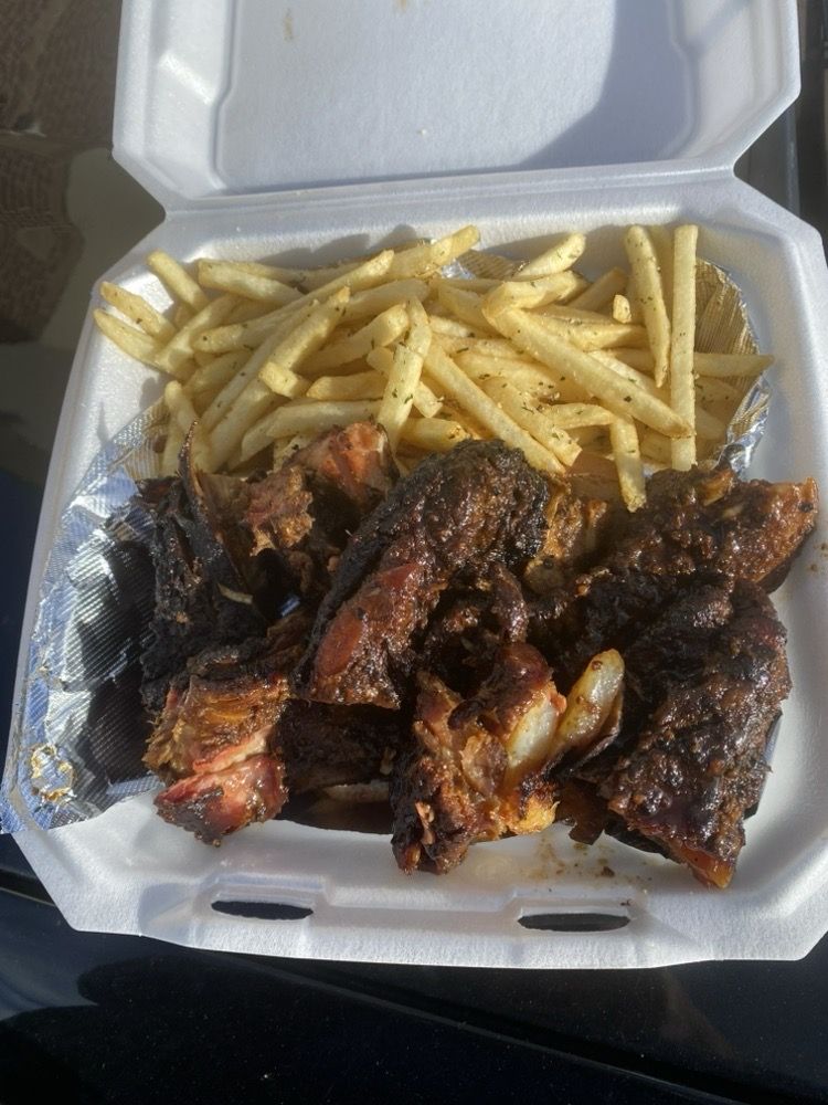 CJ’s Sticky Fingers, Aurora | Roadtrippers