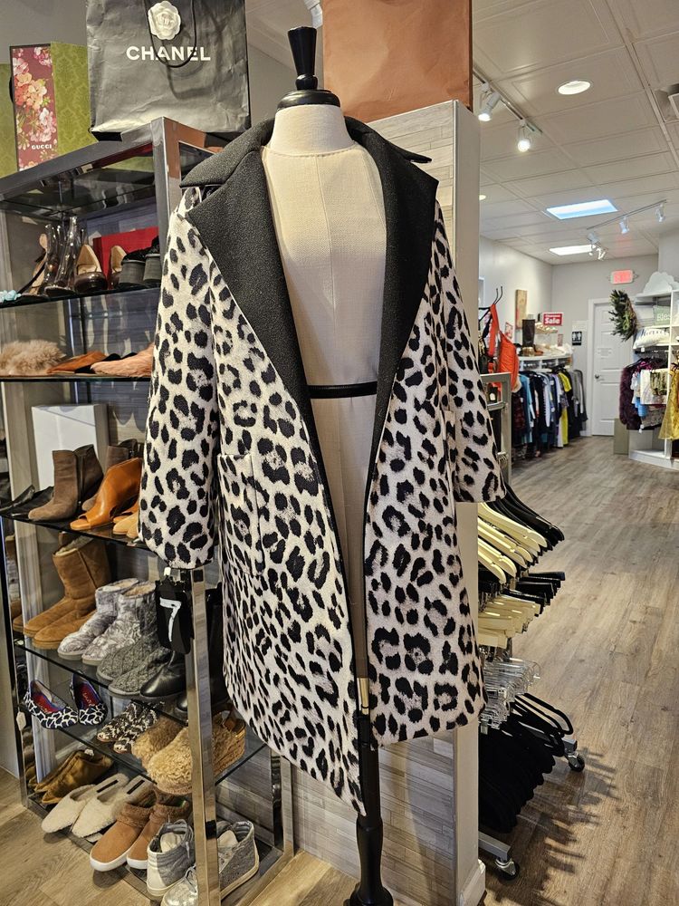 YOUR WORLD LUXURY CONSIGNMENT BOUTIQUE - Updated December 2025 - 22 ...