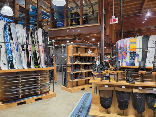 REI - Updated October 2025 - 95 Photos & 100 Reviews - 500 E Northern ...