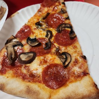 RUSS PIZZA - Updated December 2025 - 75 Photos & 124 Reviews - 745 ...