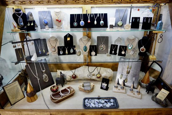 TOPANGA ROCKS - Updated July 2025 - 77 Photos & 20 Reviews - 525 S ...