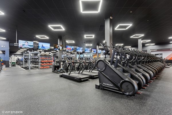 CRUNCH FITNESS - PALM HARBOR - Updated December 2025 - 38 Photos & 11 ...