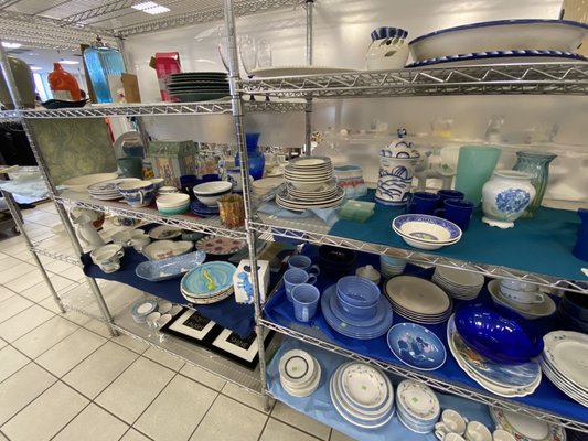 GOODWILL NYNJ STORE & DONATION CENTER - 10 Photos & 30 Reviews - Thrift ...