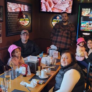 THE TOM X PUB - Updated July 2024 - 118 Photos & 155 Reviews - 100 Tom ...