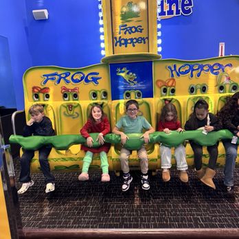 THE AMAZING PIZZA MACHINE - Updated December 2025 - 84 Photos & 98 ...