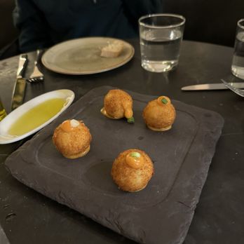 TOMIÑO TABERNA GALLEGA - Updated August 2024 - 1359 Photos & 470 ...