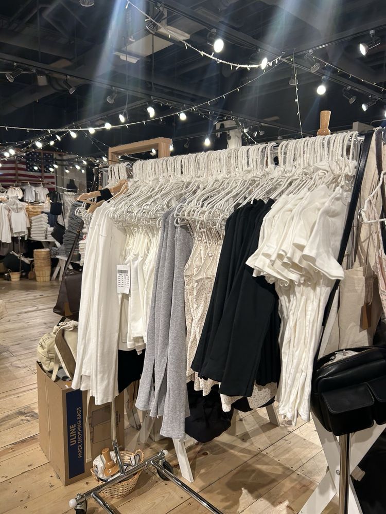 BRANDY MELVILLE - Updated December 2025 - 34 Reviews - 7135 E Camelback ...