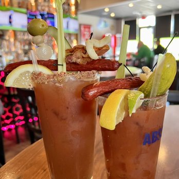 BULLWINKLES AT THE GALLERIA - Updated June 2024 - 50 Photos & 45 ...