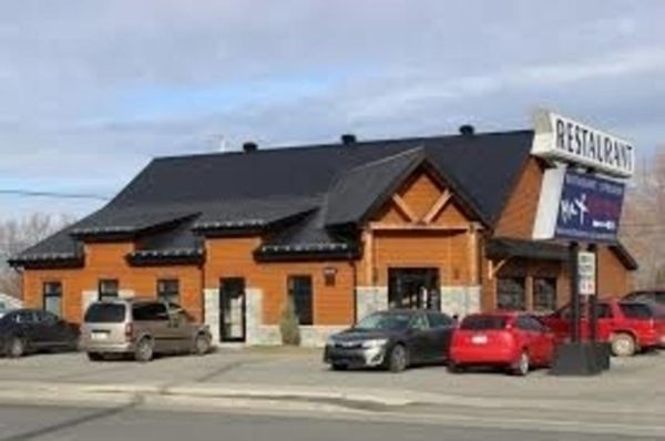 RESTAURANT MAX POUTINE - Updated December 2025 - 13 Photos - 674 Rue ...