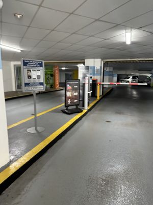 COLONIAL PARKING - Updated March 2025 - 28 Photos - 1530 Wilson Blvd ...