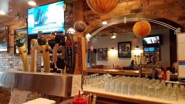 EASY STREET INN FOOD & SPIRITS - 21 Photos & 64 Reviews - 275 N Paw Paw ...