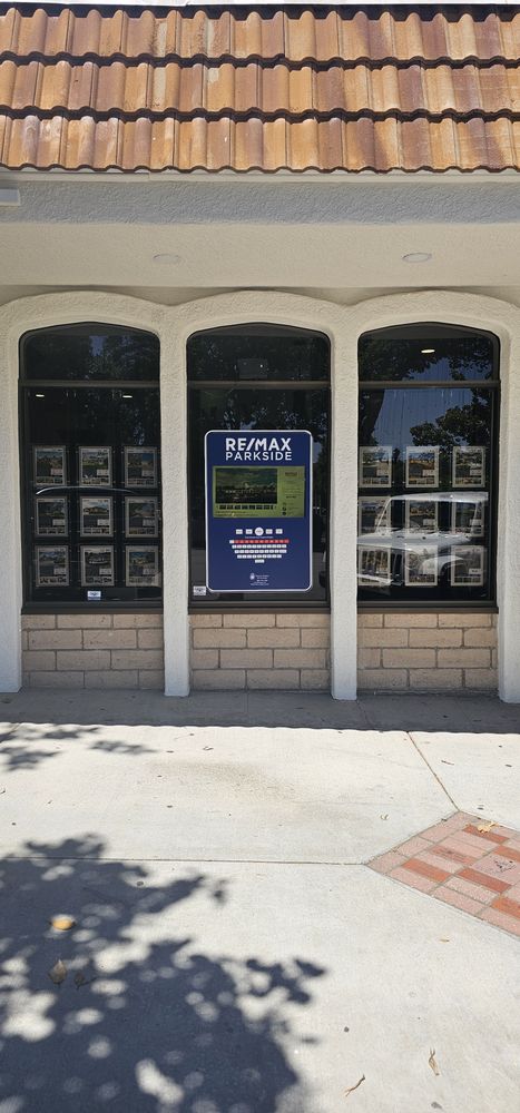 CASAUNDRA VANZEE - REMAX - Updated May 2024 - Contact Agent - 711 12th ...