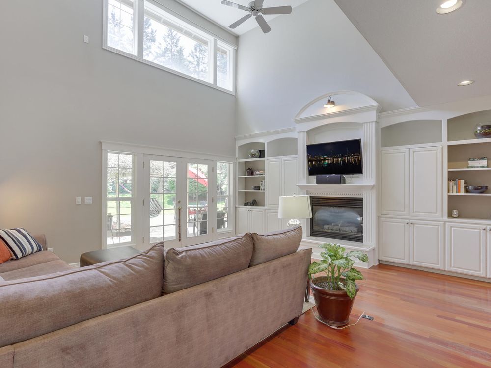 DALE CARSTENSEN - URBAN NEST REALTY - Updated June 2025 - 41 Photos ...