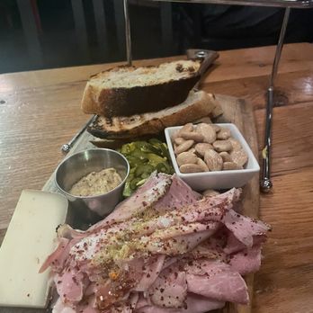 THE SALTY PIG - 1724 Photos & 1883 Reviews - 130 Dartmouth St, Boston ...