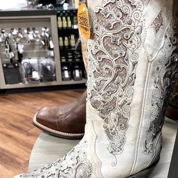 BOOT BARN - Updated December 2025 - 32 Photos - 664 Phoenix Dr ...