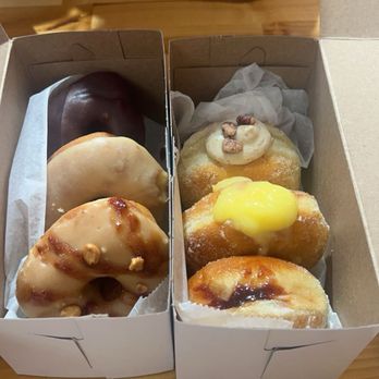 FLATFISH GNV - Updated August 2024 - 12 Photos - 308 NW 5th Ave ...